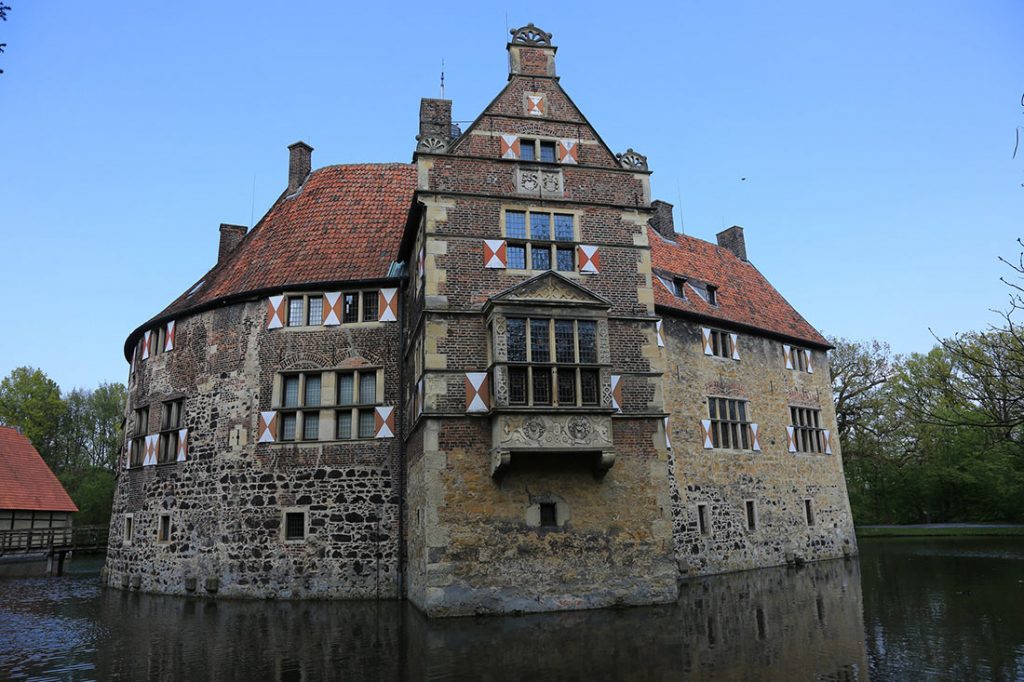 Vischering castle: an old moated fortress in the Münster region ...