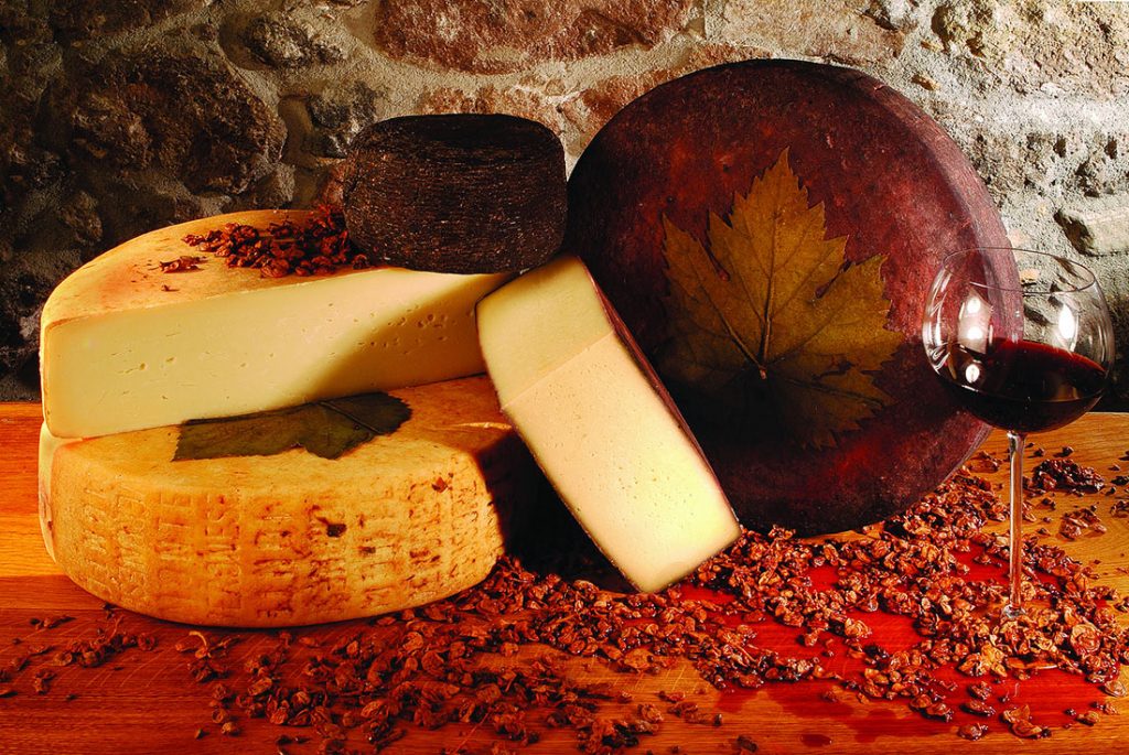 5 Most special and awesome Italian cheeses - Travel site