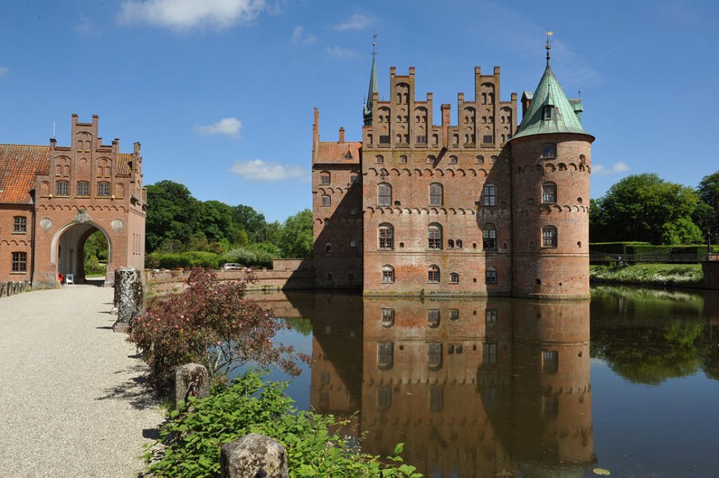 Egeskov Slot: one of the most beautiful castles of Denmark - Travel site