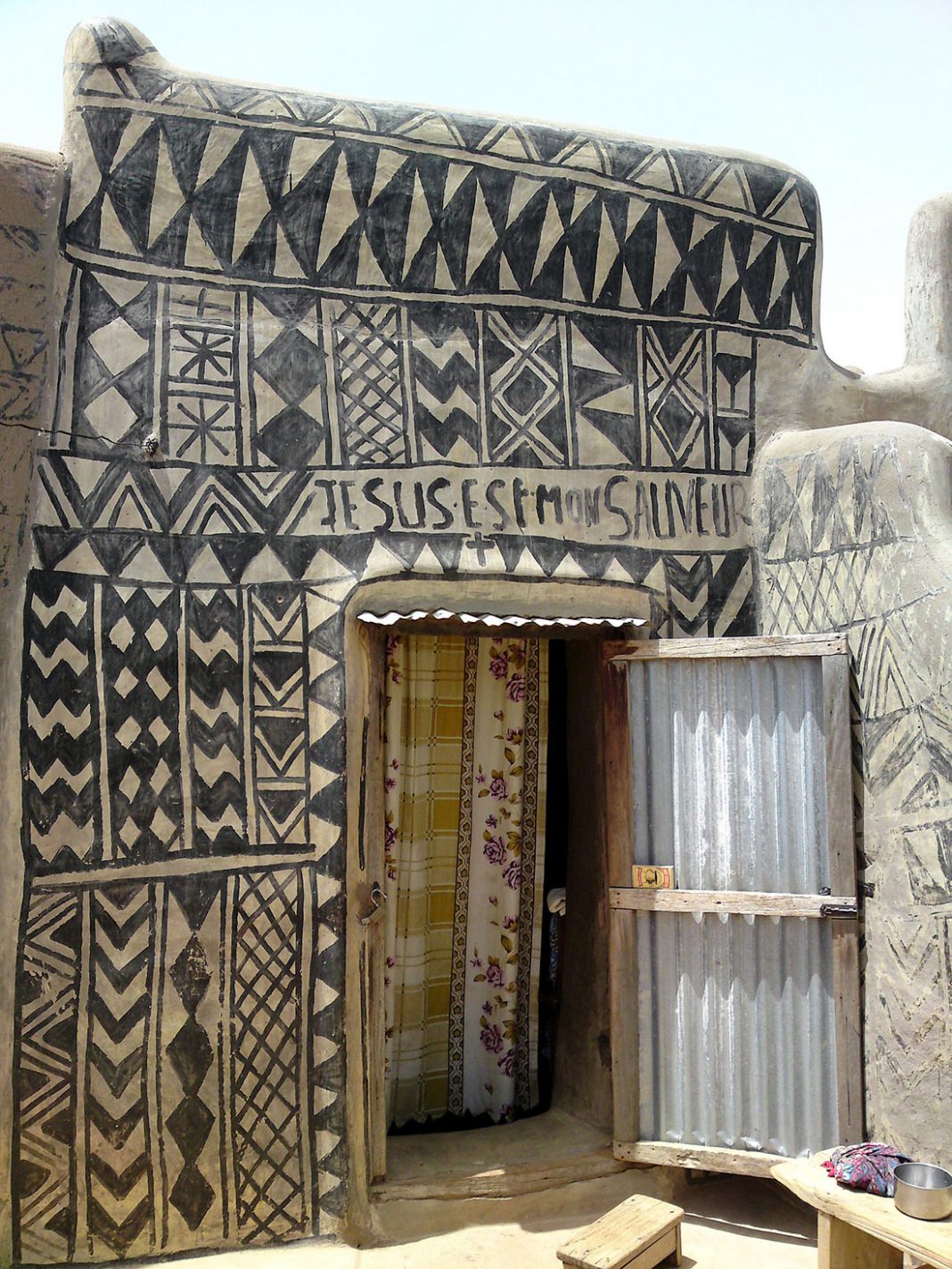 Tiébélé: a unique village where each house is a real masterpiece ...