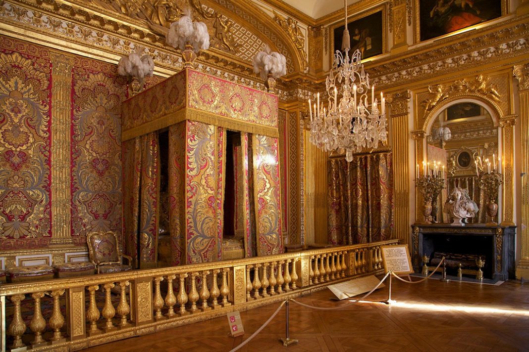 Royal bedchambers: 30 most luxurious bedrooms at royal castles and ...