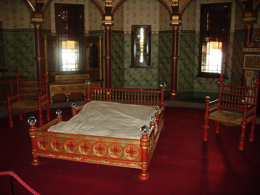 Royal bedchambers: 30 most luxurious bedrooms at royal castles and ...