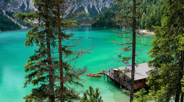 Lake Prags: the most picturesque lake in Europe - Travel site