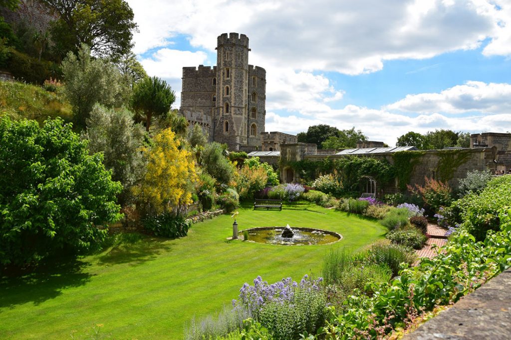 Palaces and Castles of British Kings and Queens: 7 Gems of the Royal ...