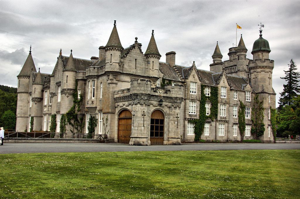 Palaces and Castles of British Kings and Queens: 7 Gems of the Royal ...