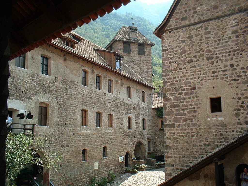 Runkelstein Castle: the spirit of the Middle Ages in the Italian Alps ...