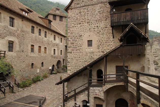 Runkelstein Castle: the spirit of the Middle Ages in the Italian Alps ...