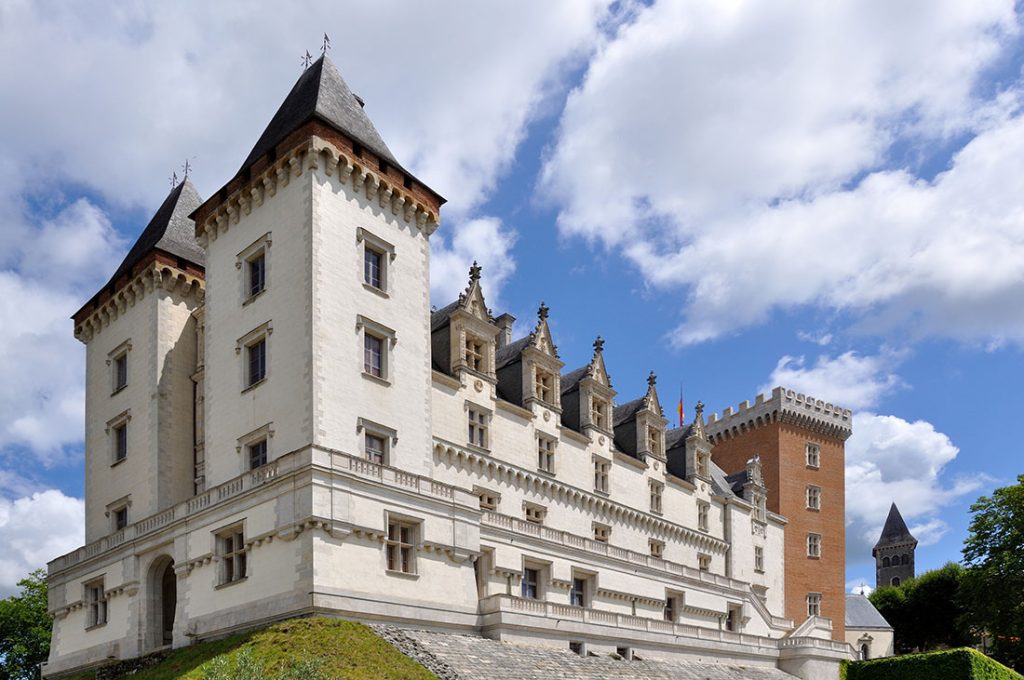 Pau Castle: a historical mirror of France - Travel site