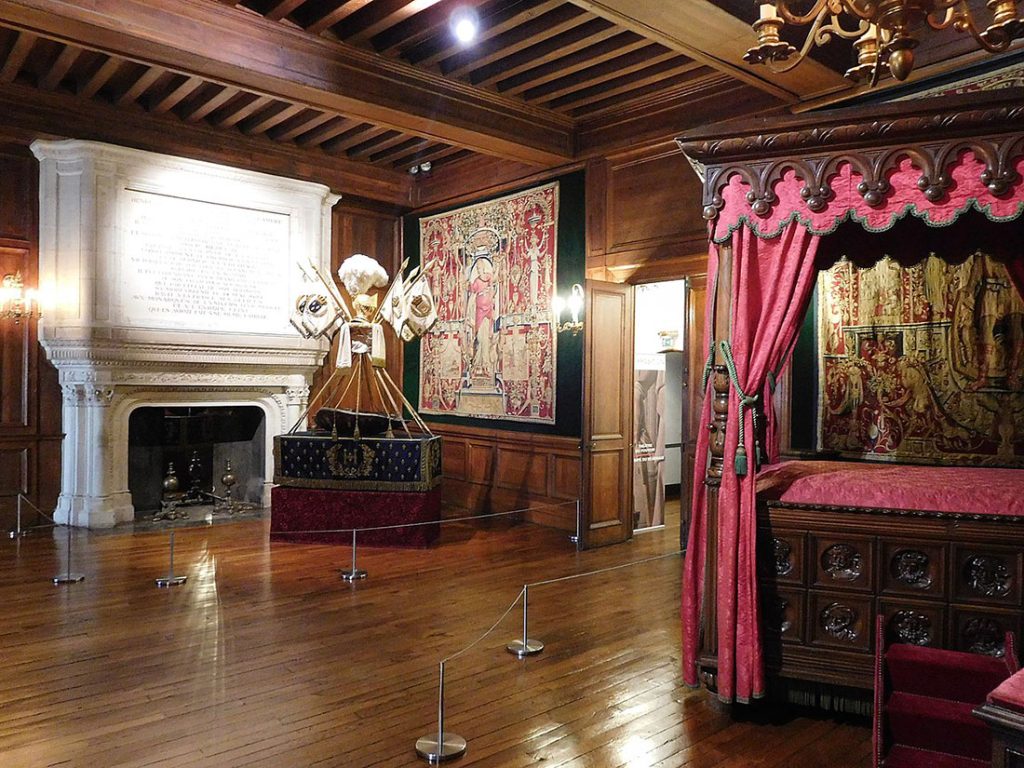 Pau Castle: a historical mirror of France - Travel site