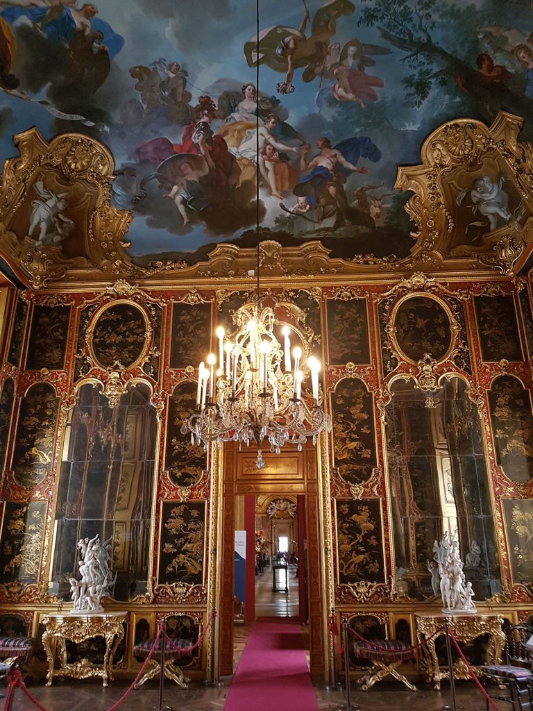 The Residences of the Royal House of Savoy: centers of power of the ...