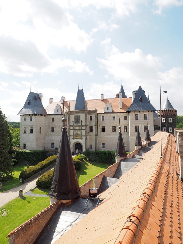 Zleby Castle: one of the most charming romantic buildings in the Czech ...