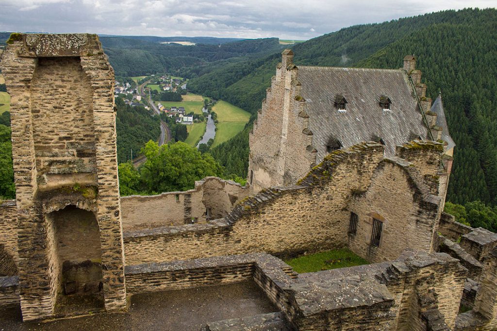 Bourscheid Castle: the largest castle in Luxembourg - Travel site