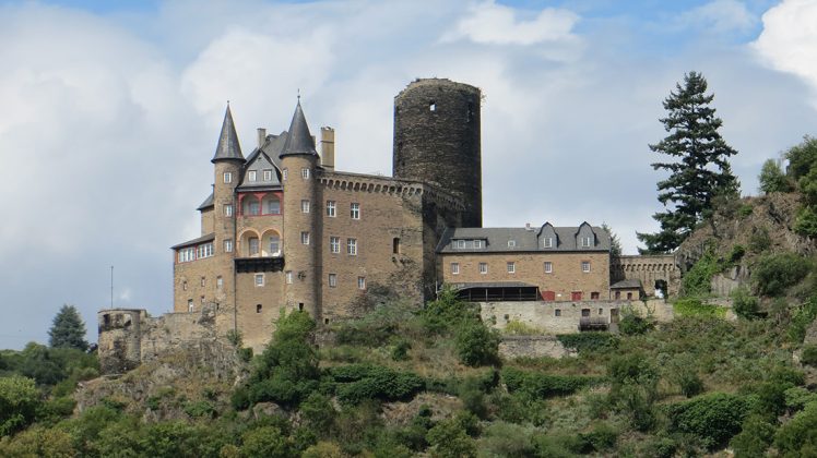 Katz Castle: an outpost of one of the most powerful families of ...