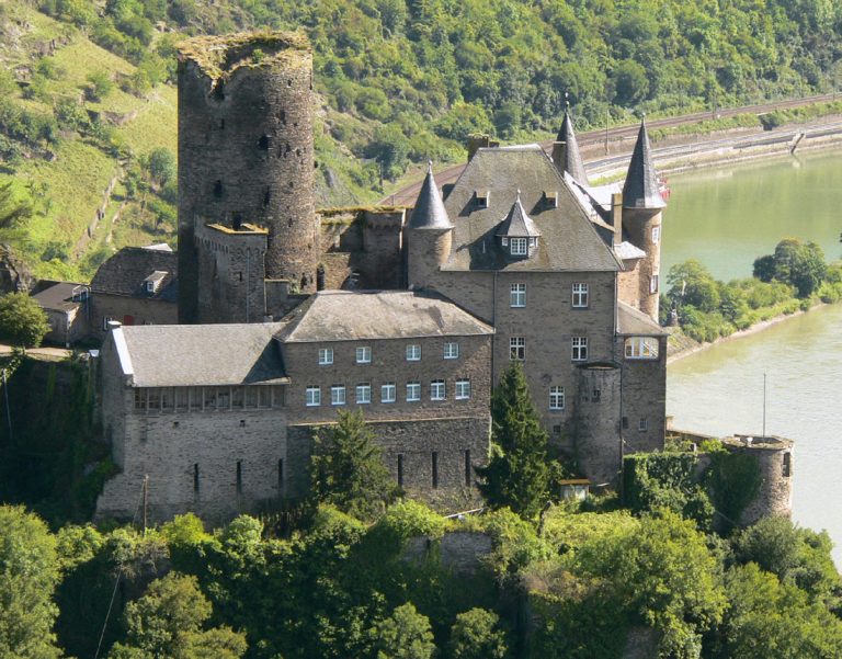 Katz Castle: an outpost of one of the most powerful families of ...