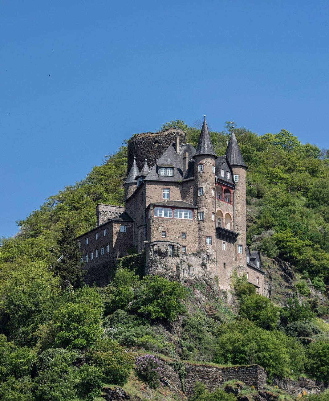 Katz Castle: an outpost of one of the most powerful families of ...