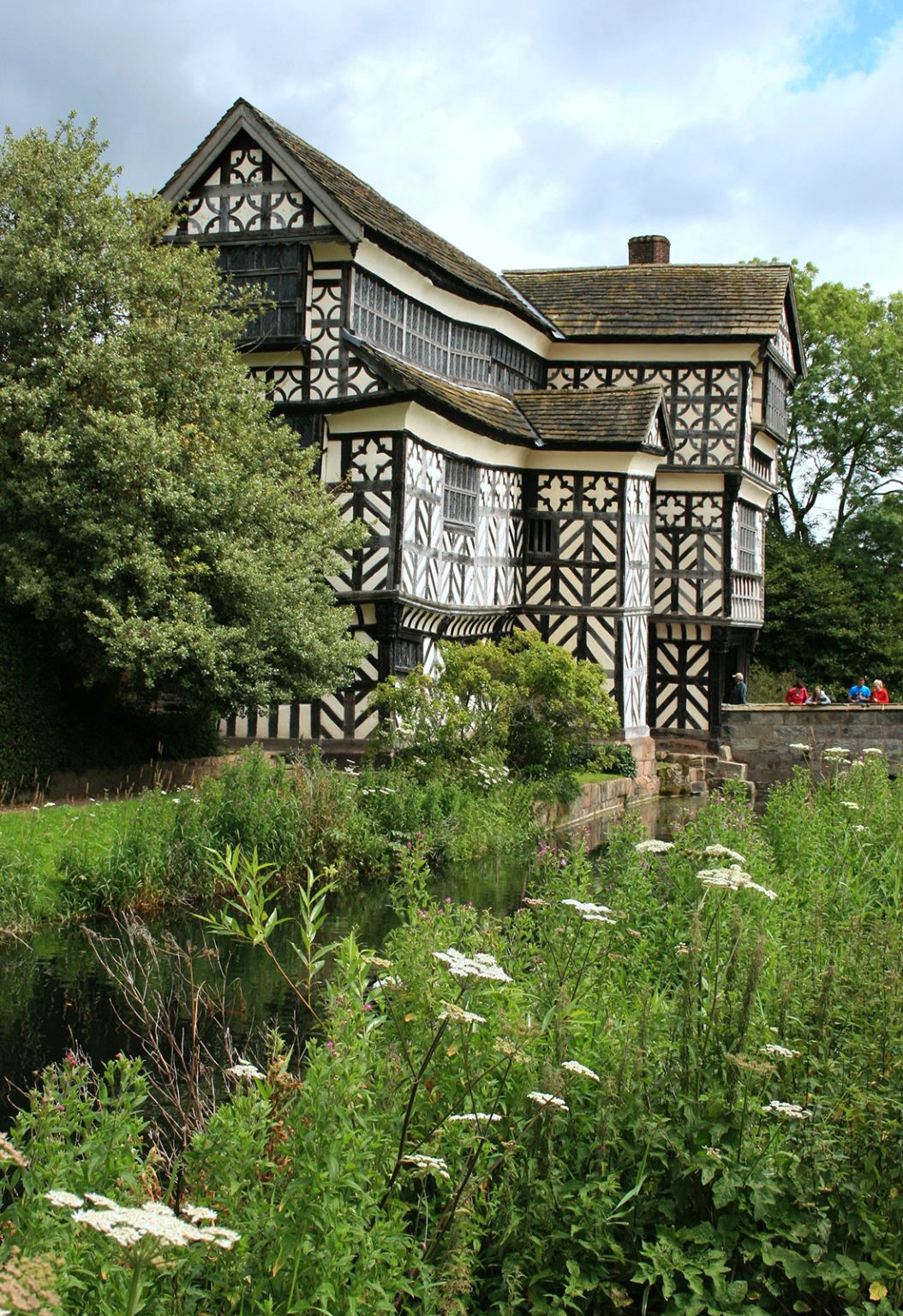 Little Moreton Hall: a delightful symphony of wooden timber frames ...