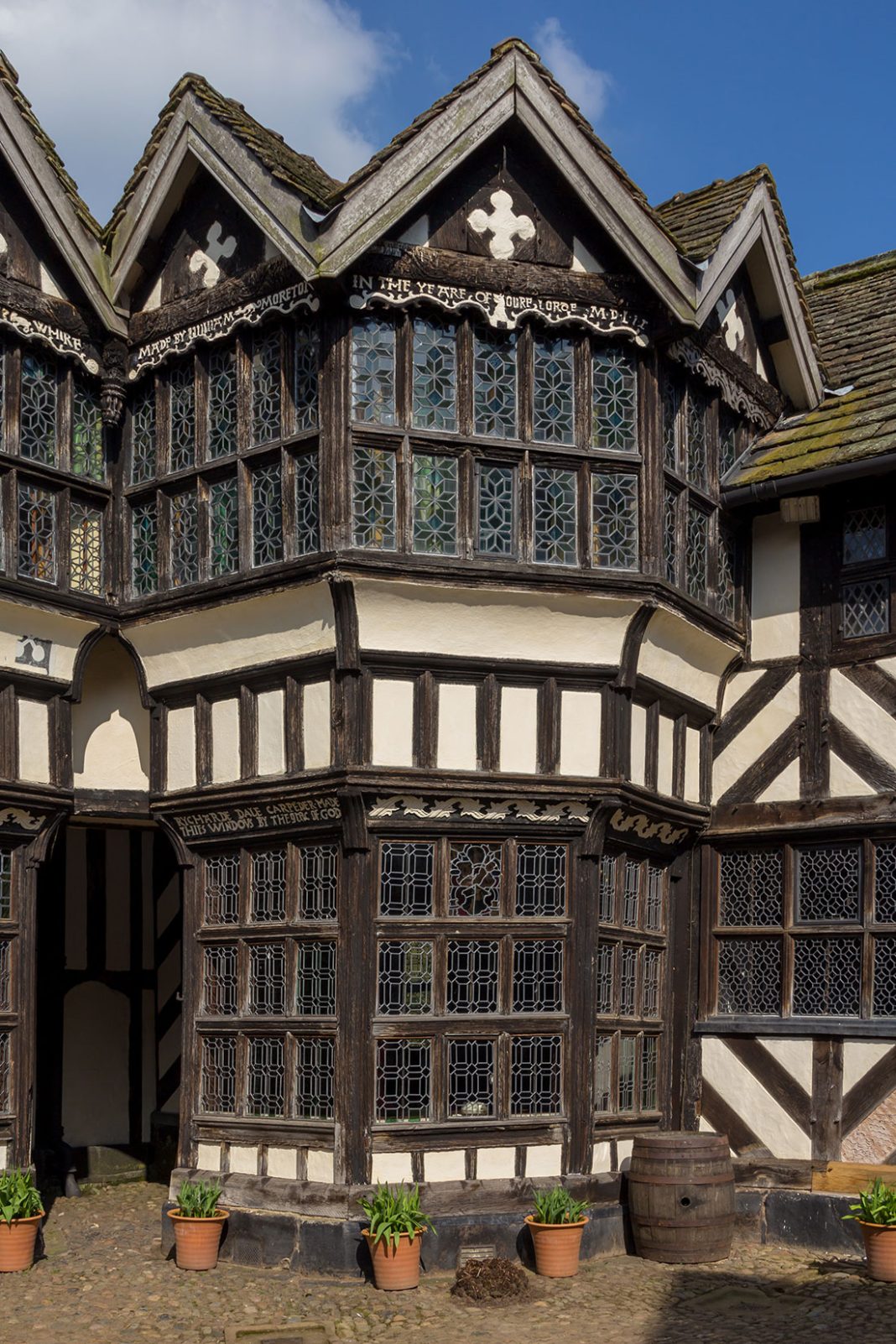 Little Moreton Hall: a delightful symphony of wooden timber frames ...
