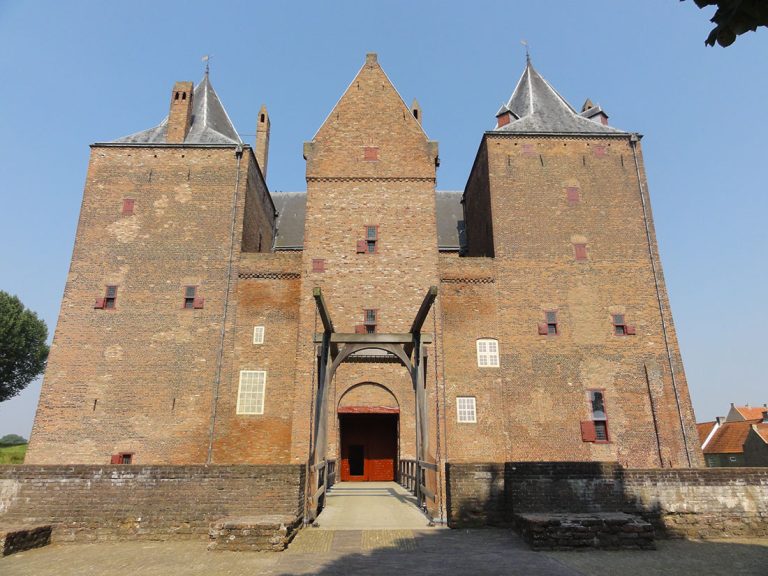 Loevestein Castle: one of the most visited castles in the Netherlands ...